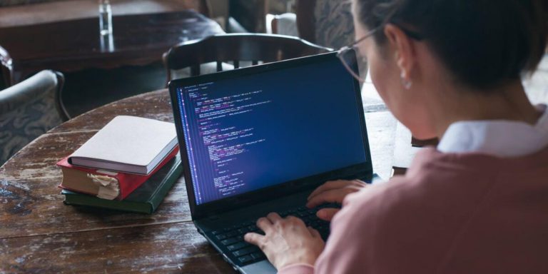 5 Essential Tips For Becoming A Web Developer in 2023